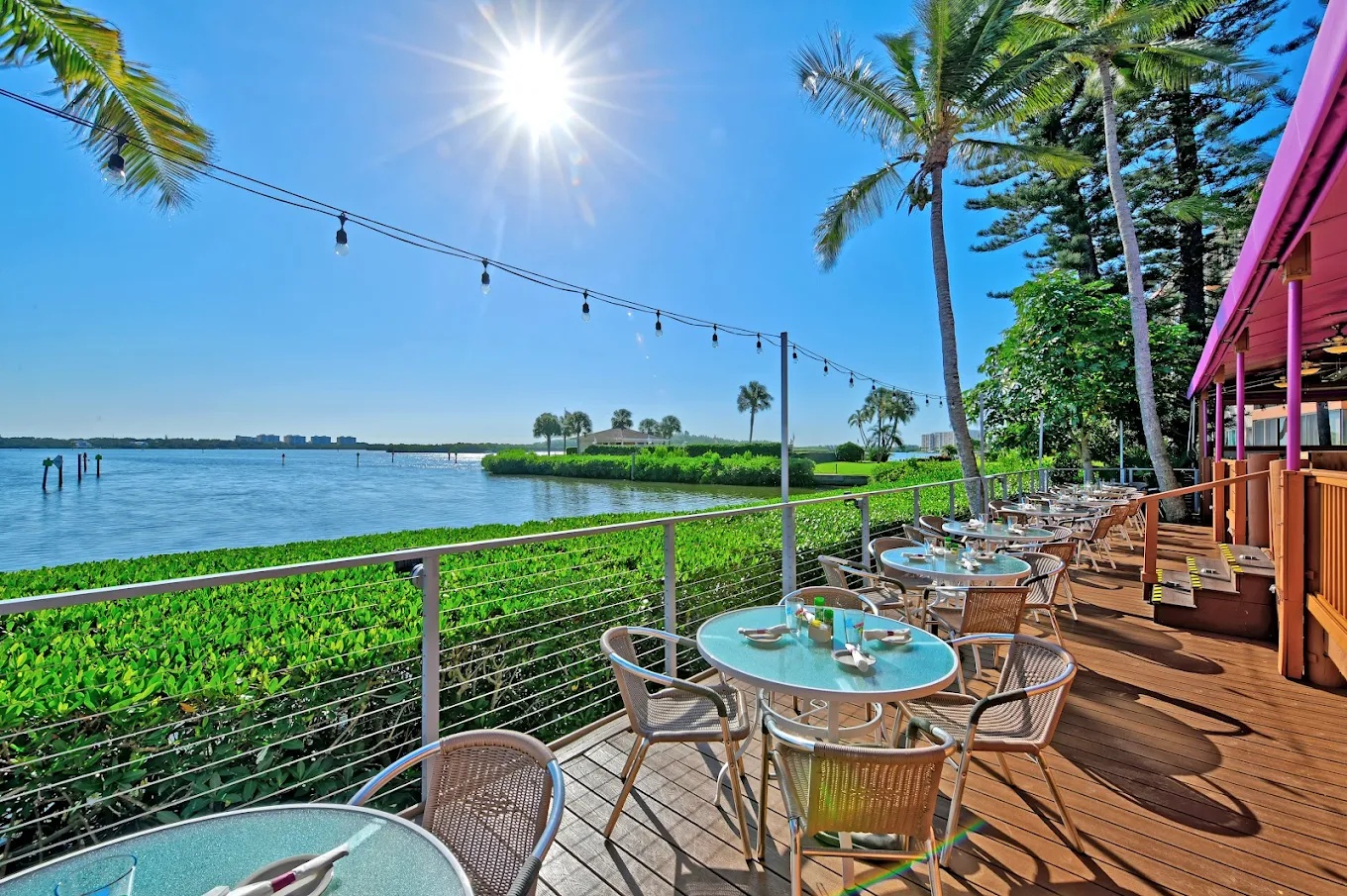 The Best Waterfront Restaurants in Siesta Key | Gertrude Rentals